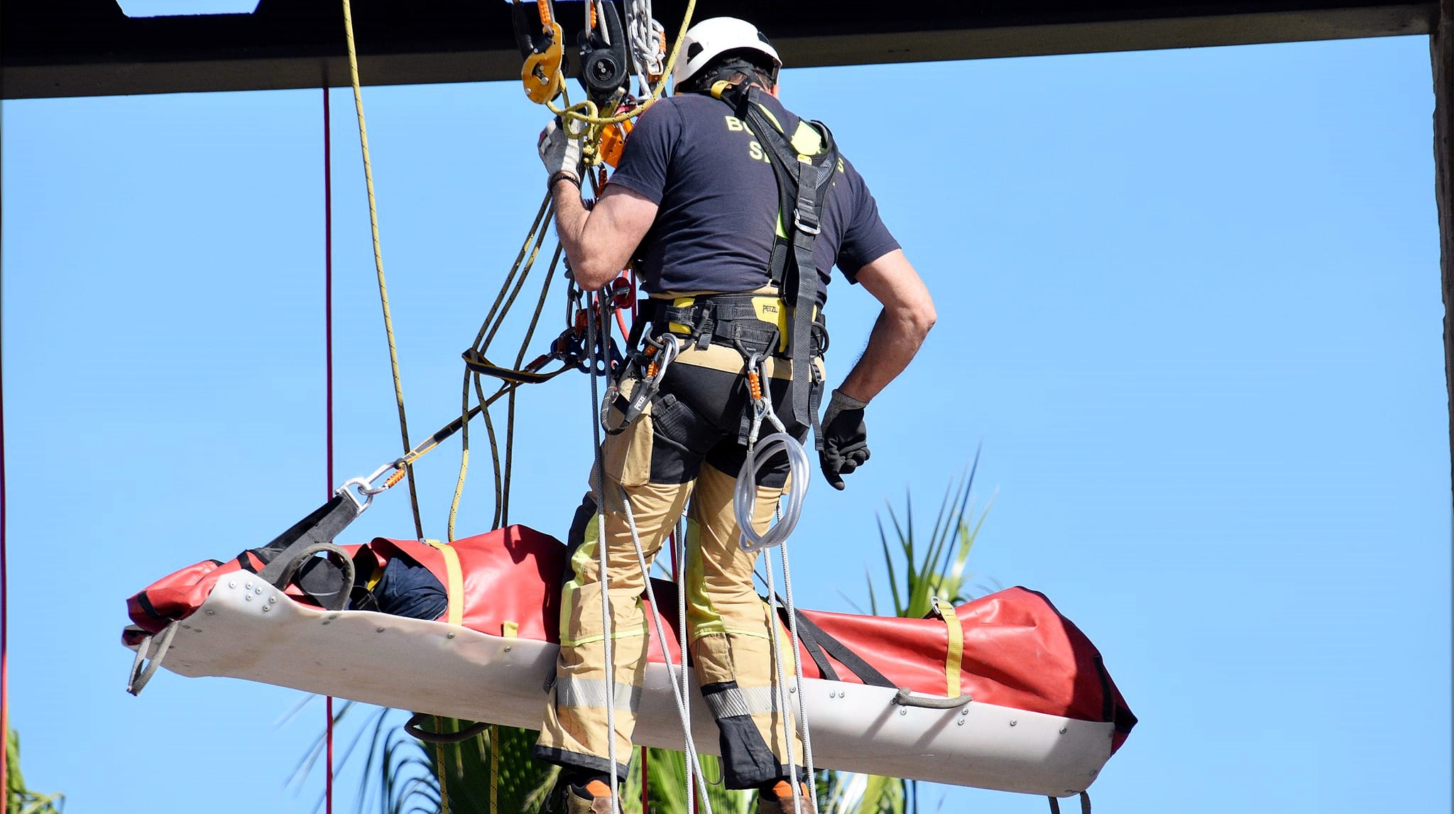 Bomberos de altura miden sus capacidades en Linares - El NUEVO OBSERVADOR