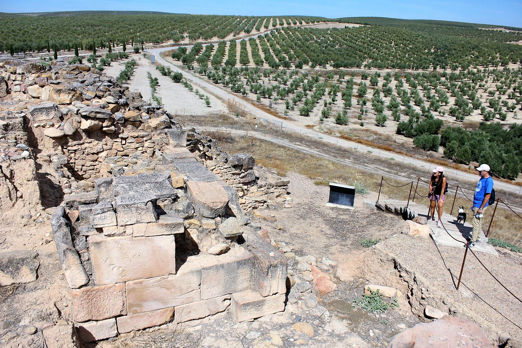 En marcha las obras para hacer más amable la visita a Cástulo - El ...