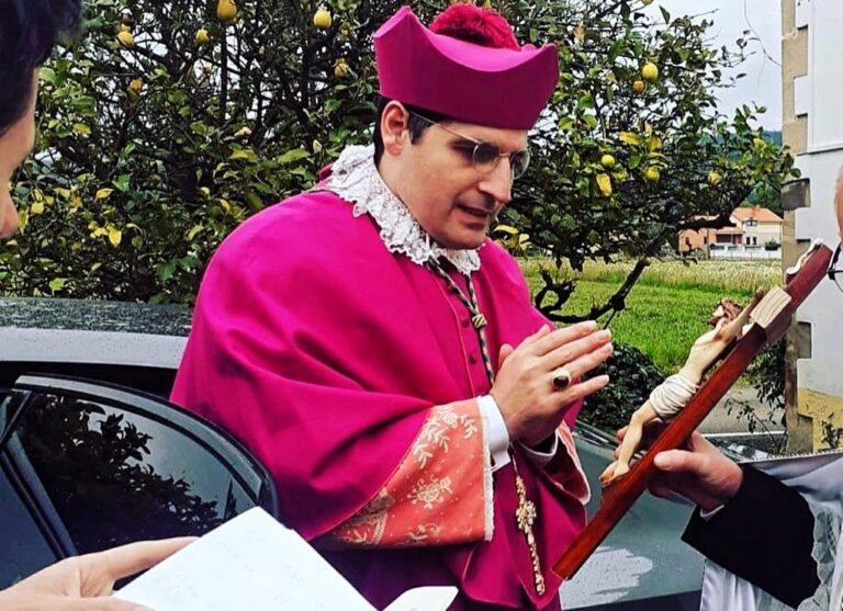 Pablo de Rojas, el 'obispo' linarense que trae de cabeza al Vaticano ...