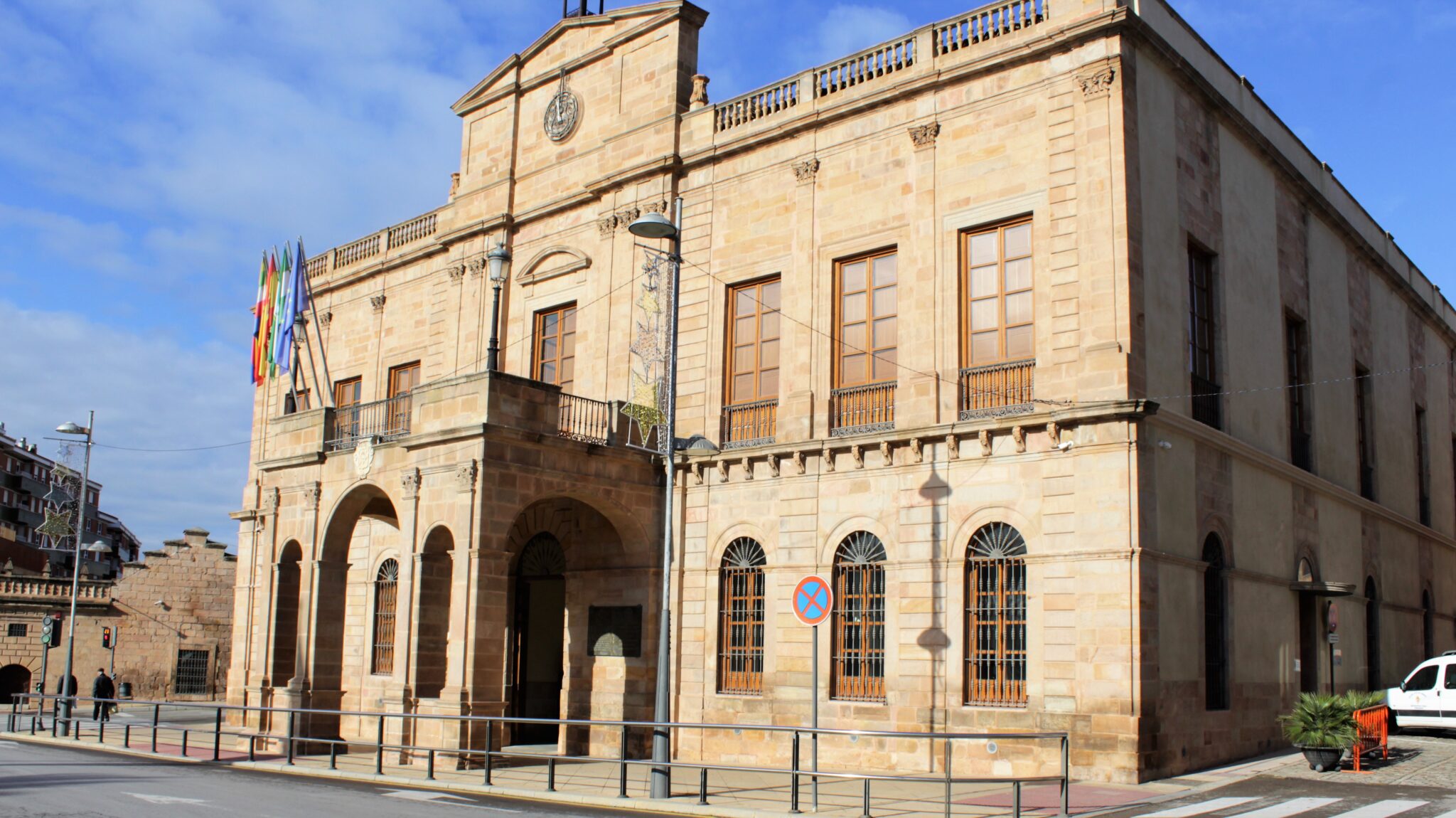 Citados a declarar como investigados quince concejales de Linares - El ...