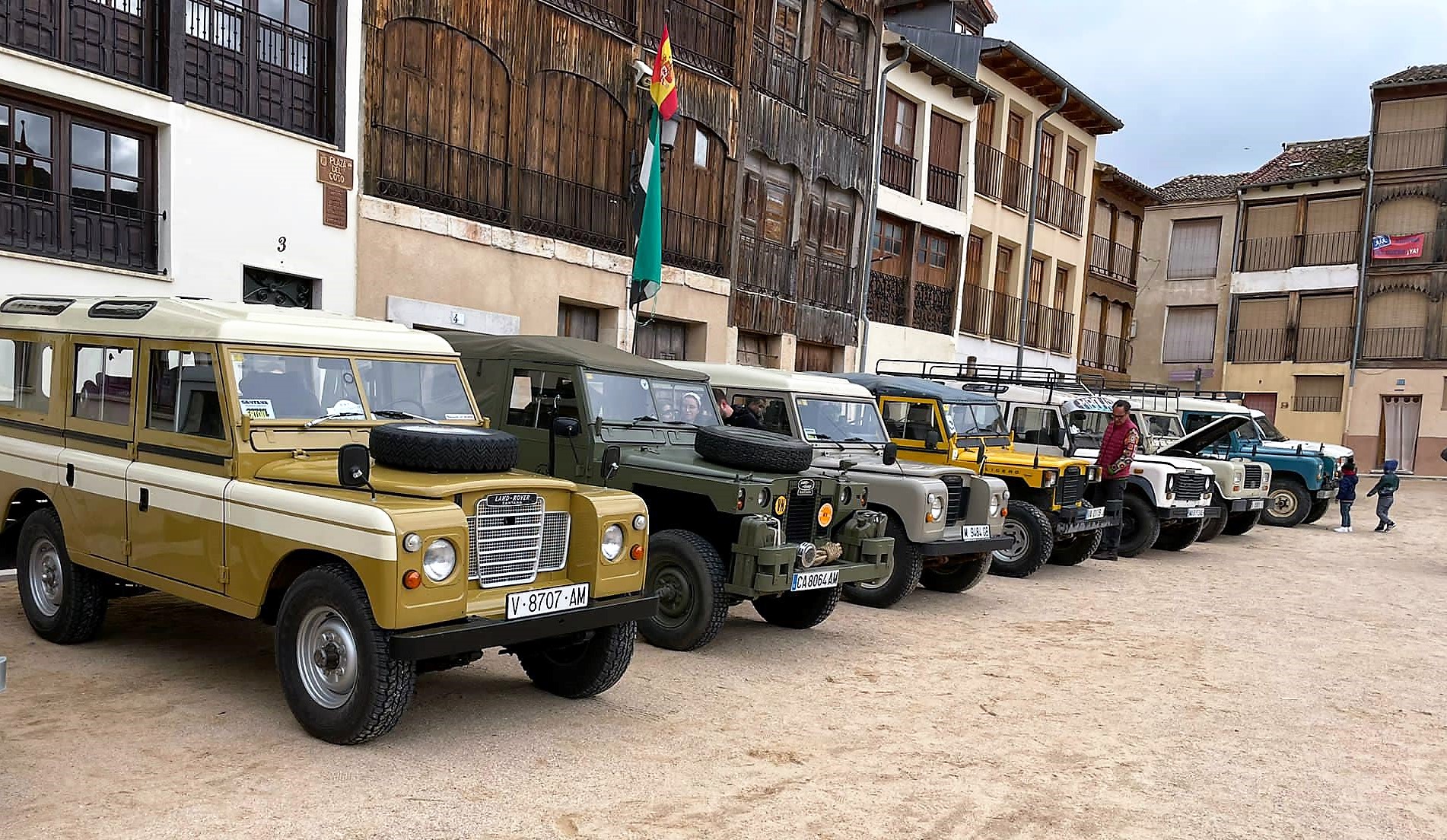 El mítico Land Rover Santana revive en tierras castellano-leonesas - El ...