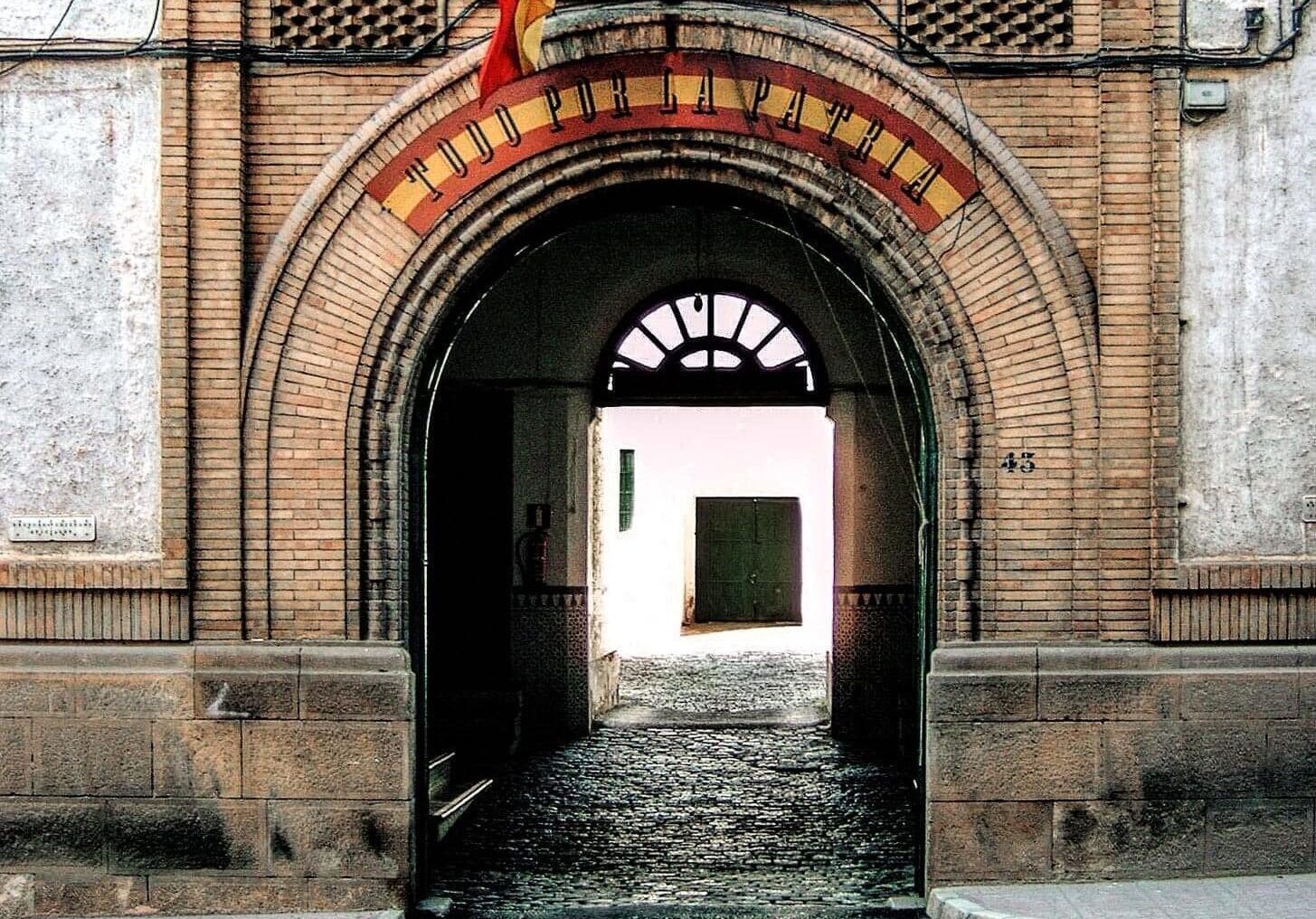 La antigua casa cuartel de Linares sale de nuevo a subasta por 1,3 ...