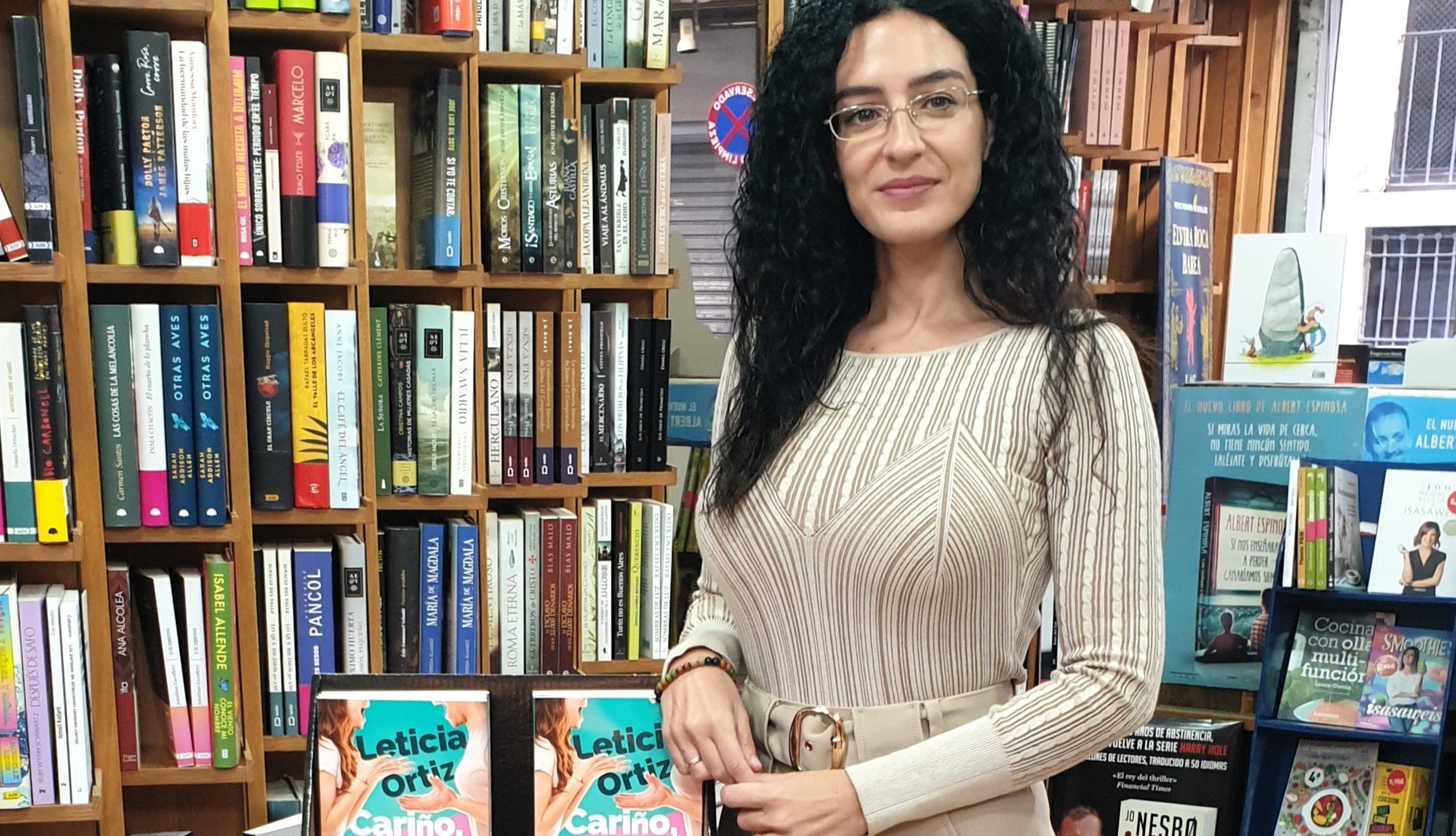 La linarense que seduce a todo el mundo con sus hilarantes revolcones ...
